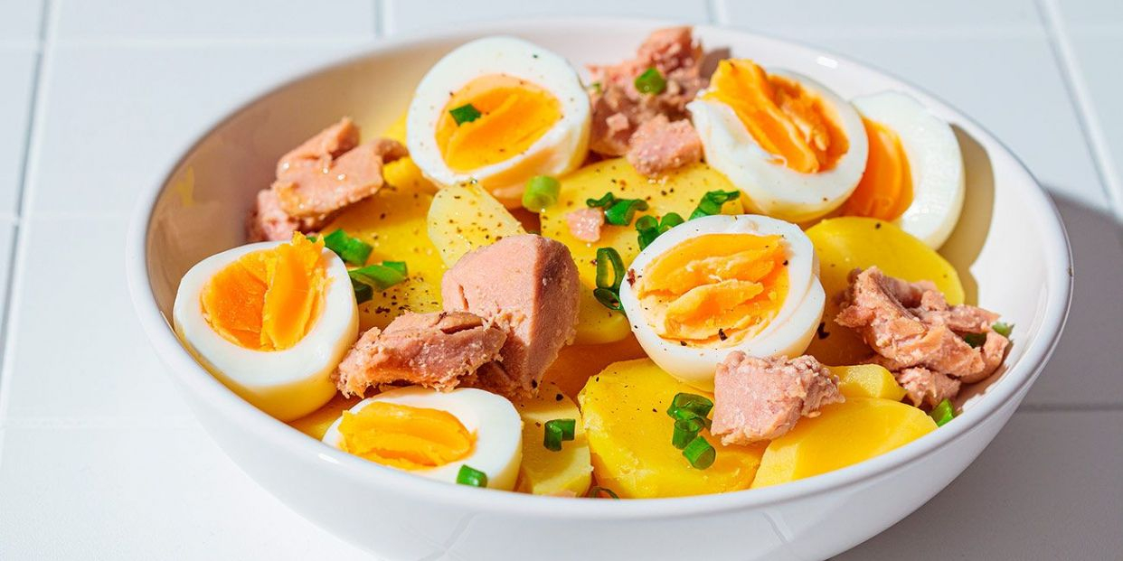 Receta de ensalada de verano con patata y huevo