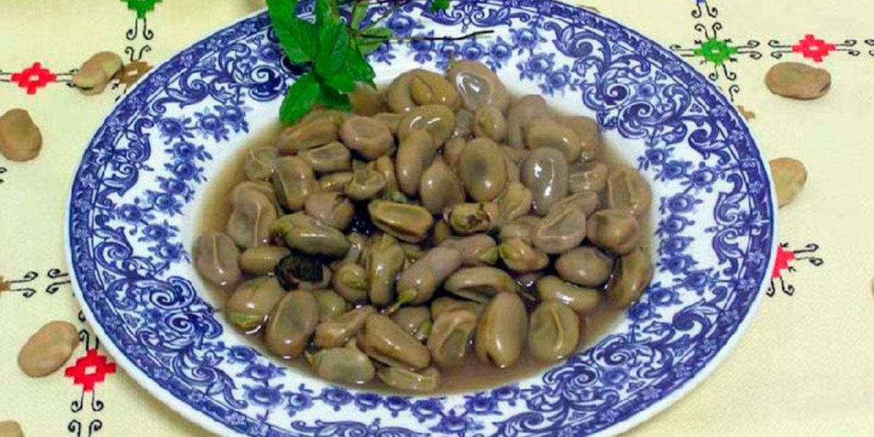 Habas tiernas cocidas con hierbabuena