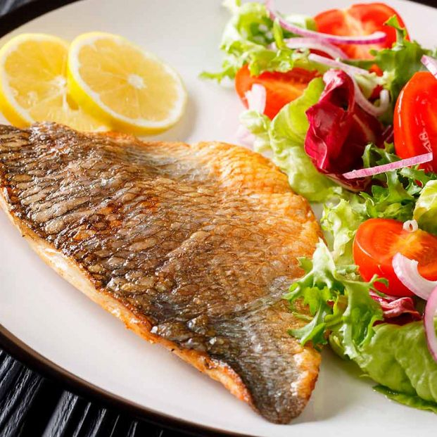 Receta de dorada a la plancha con ensalada ligera