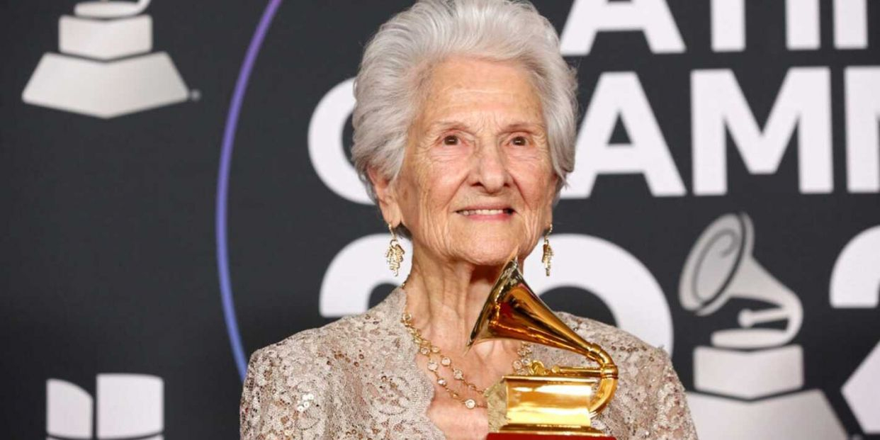 Ángela Álvarez gana un Grammy Latino a los 95 años