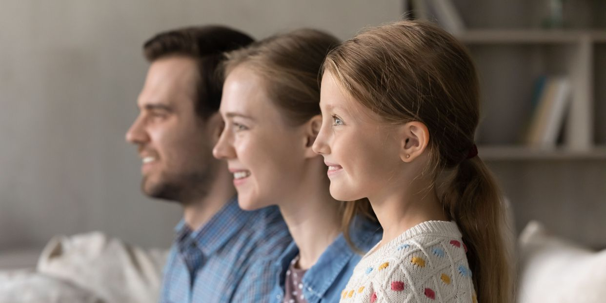 Hijo adoptado: ¿recibe la misma herencia que el biológico?