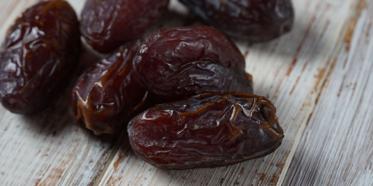 Beneficios de las ciruelas pasas para mujeres mayores de 50
