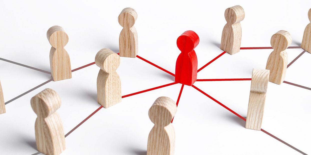 Por esa autoridad que nos debemos