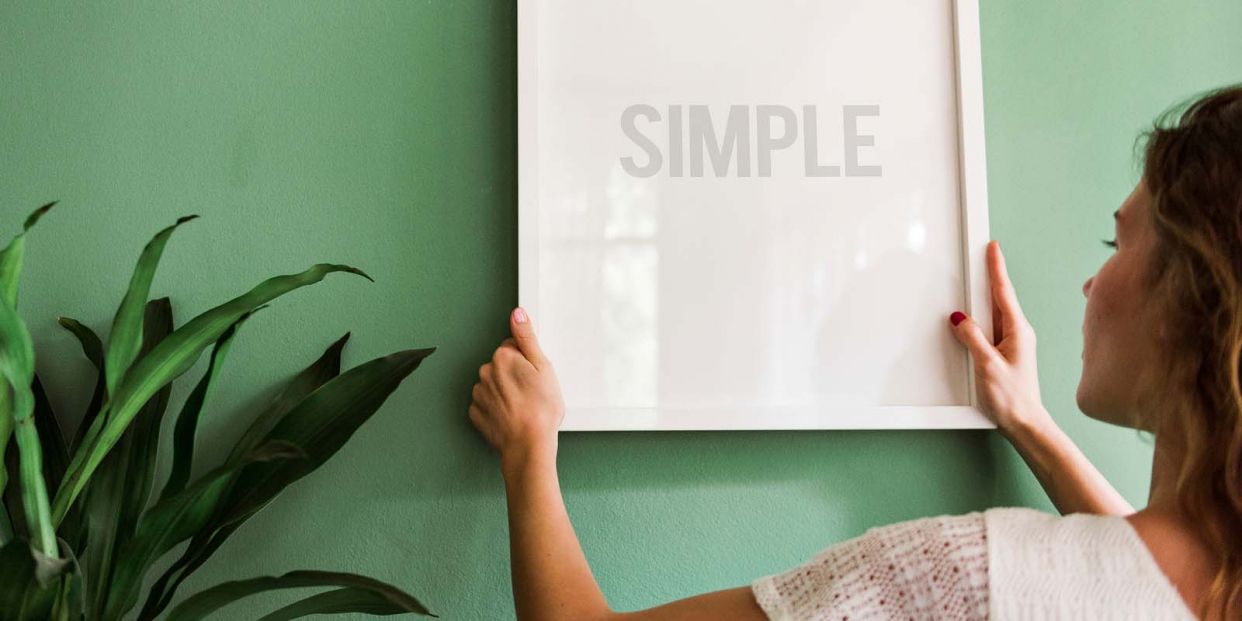 Cómo colgar objetos en la pared sin hacer agujeros