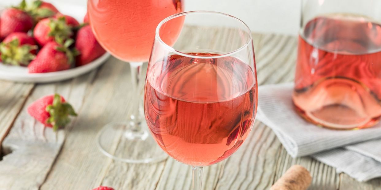 Consejos para elegir y servir un buen vino rosado