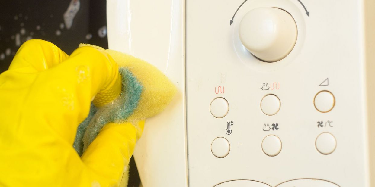 El truco definitivo para blanquear plásticos amarillentos