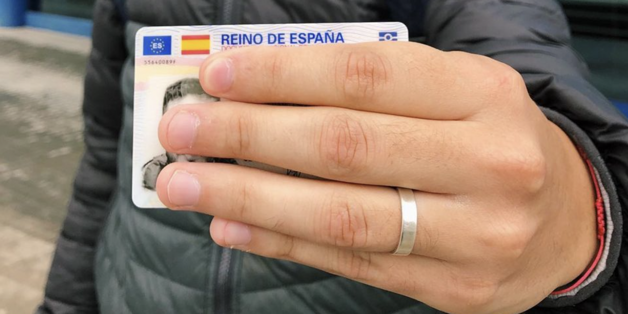 ¿Qué mayores de 70 tienen que renovar el DNI permanente?