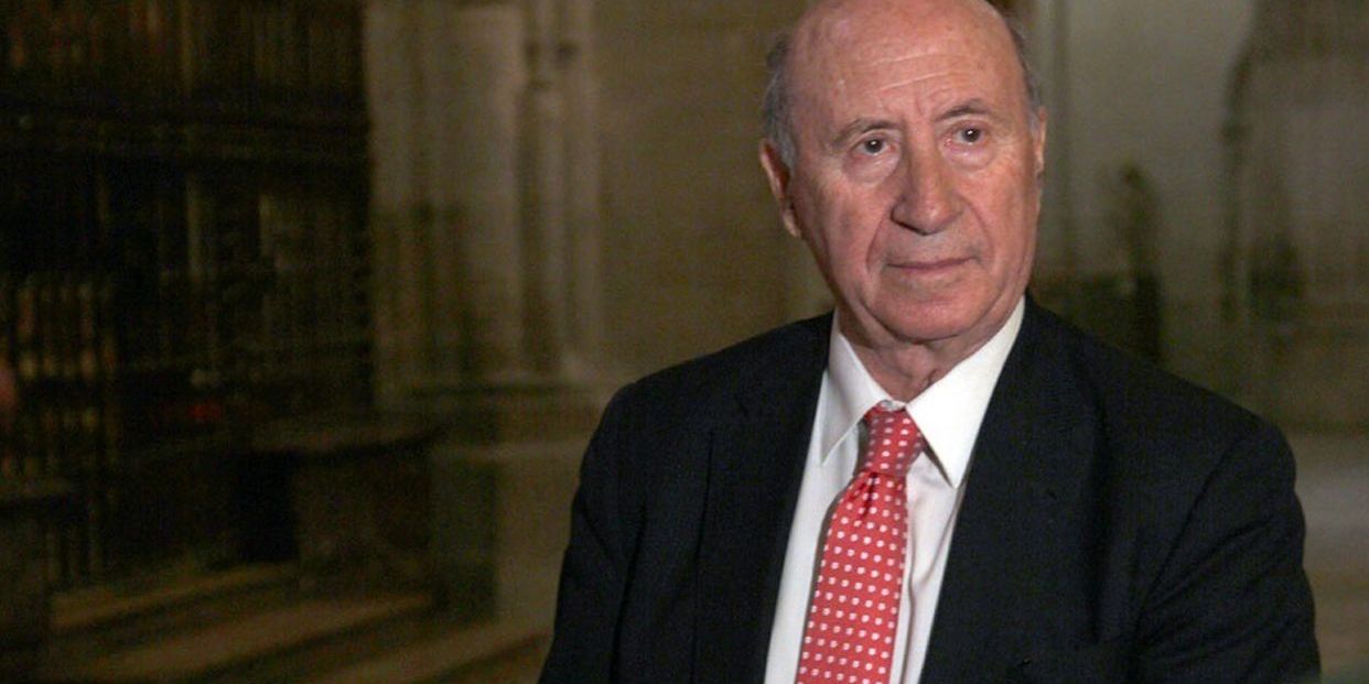 Peridis, premiado por la novela 'El corazón con que vivo'