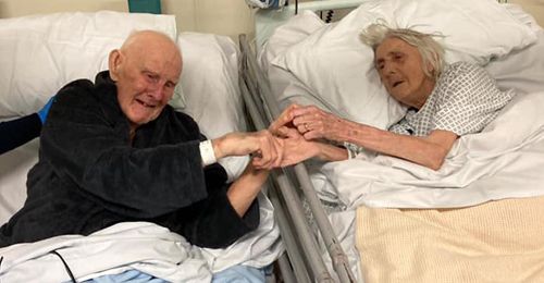 La emotiva despedida de Margaret y Derek Firth