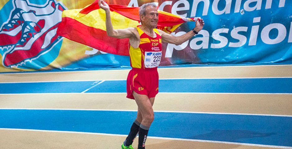 Manuel Alonso, 85 años, récord en 800 metros lisos