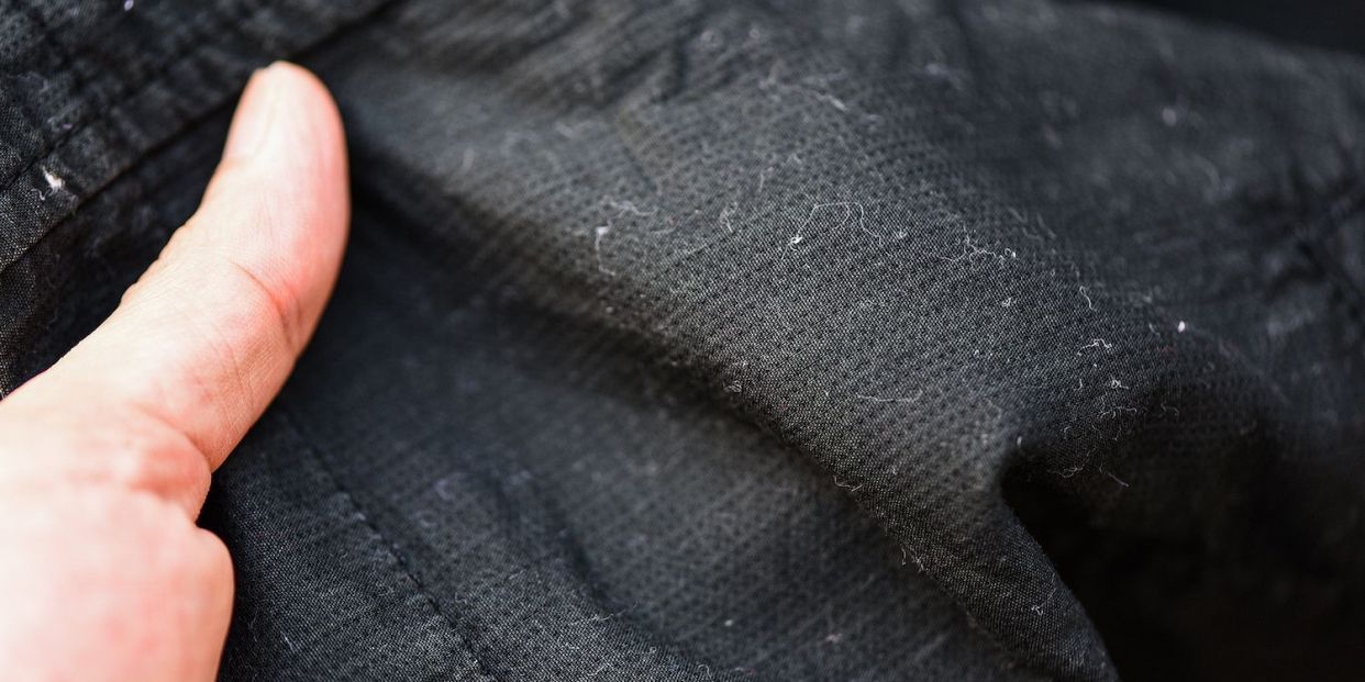 Cómo quitar los pelos de la ropa en la lavadora