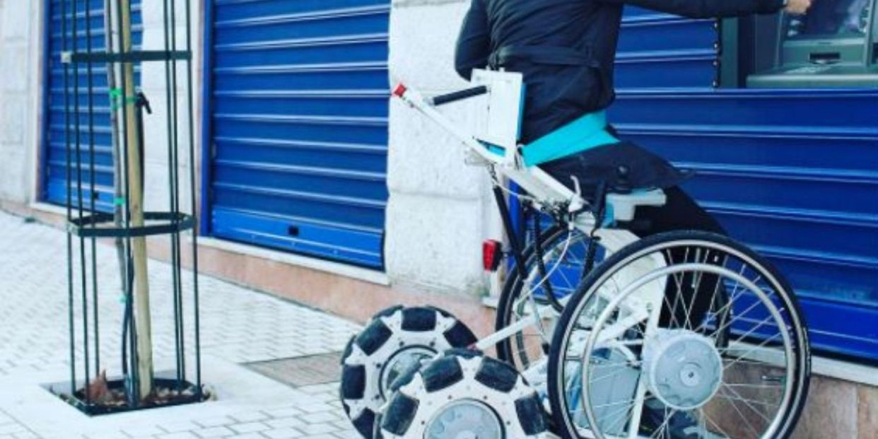 'Laddroller', la silla de ruedas eléctrica que se eleva